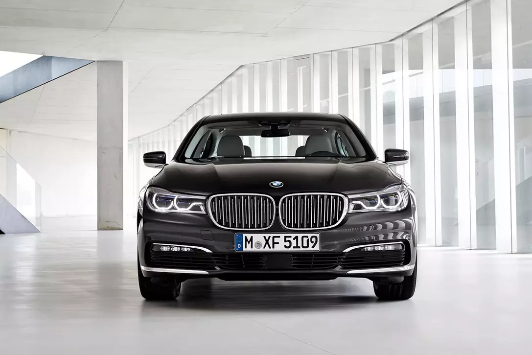 2016 BMW 7-సిరీస్ 4