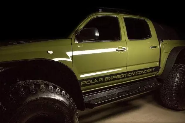 Kamion Toyota Tacoma Polar Expedition 6