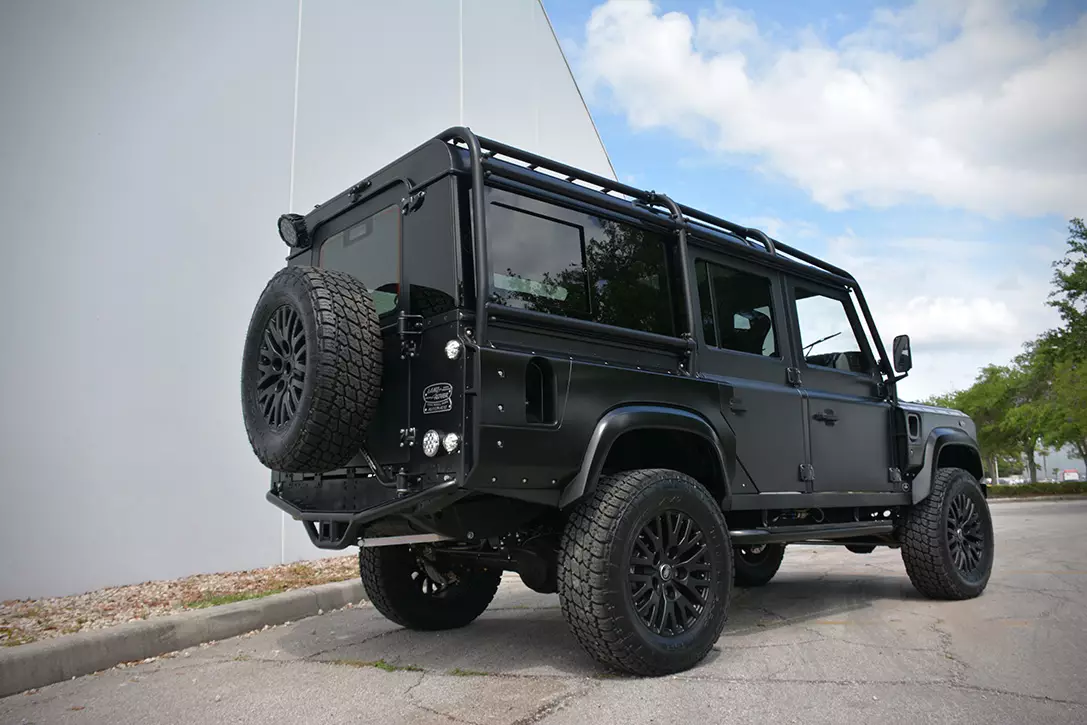 ساحل شرقی Land Rover Defender Beast 4