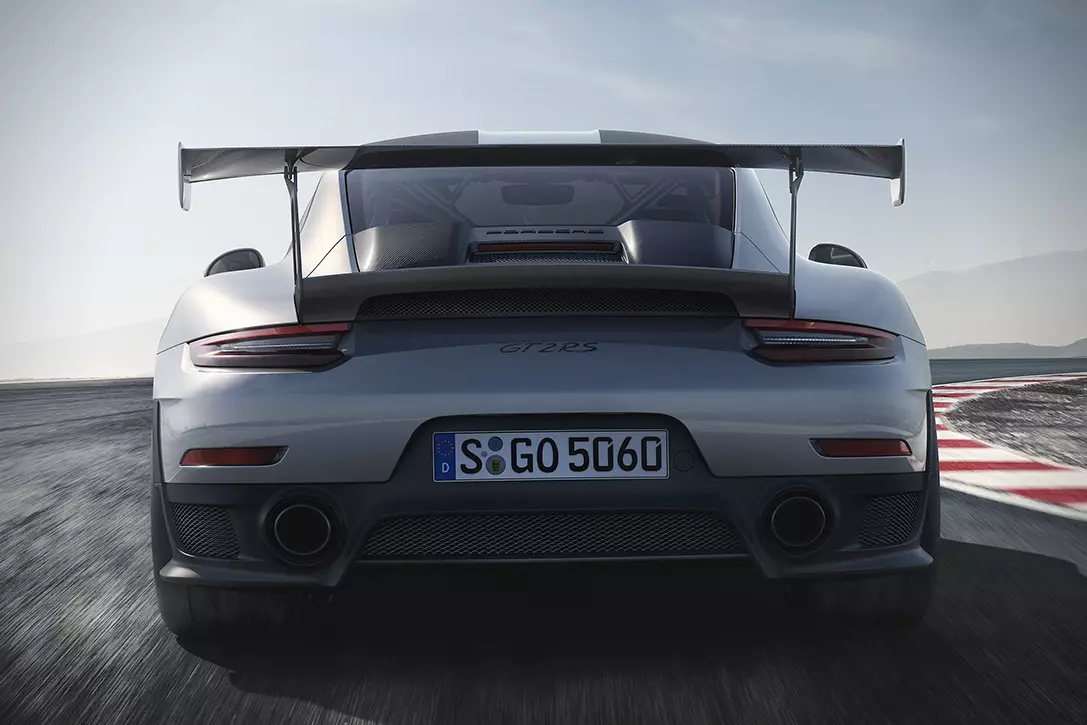 Porsche 911 GT2 RS 2018 9300_2