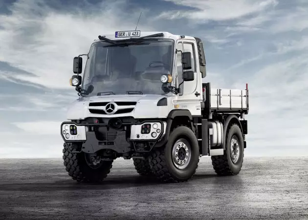 2014 Mercedes-Benz Unimog (8)