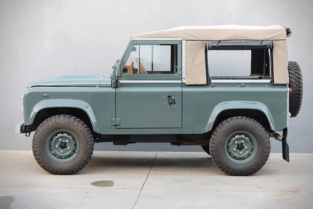 Land Rover Defender D90 Keswick Green 9460_4