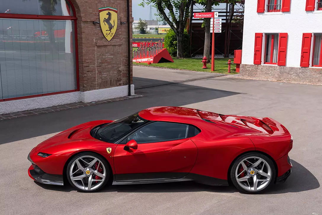 Superdeportivo Ferrari SP38 9494_2