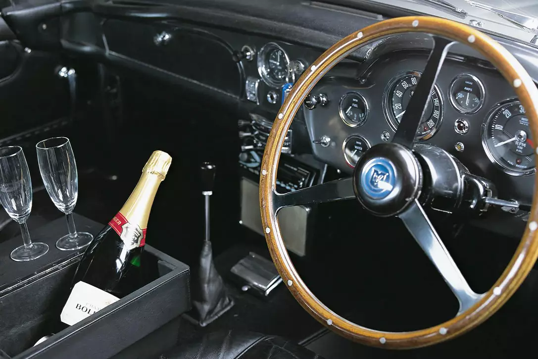 Auktionsblock: James Bond 1965 Aston Martin DB5 9518_3