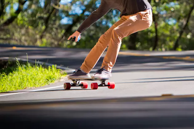 La planche à roulettes électrique Monolith 5