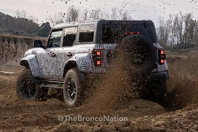 2022 Ford Bronco Raptor Teaser ဓာတ်ပုံများ 9700_3