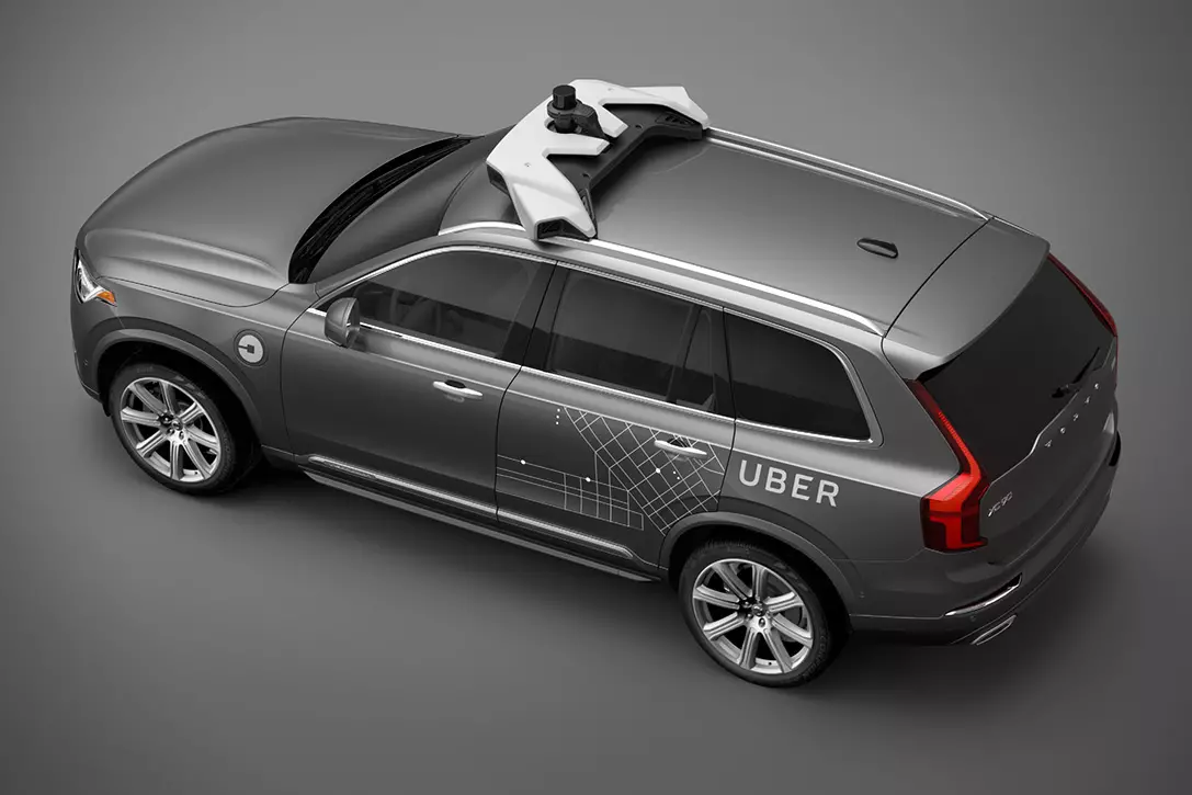 Uber ئاپتوماتىك ھەيدەش ماشىنىسى Volvo 3