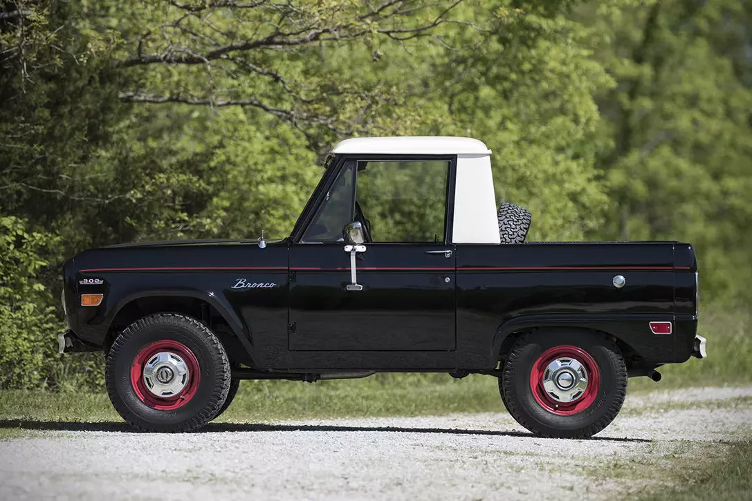 Block ng Auction: 1969 Ford Bronco Half Cab 9818_3