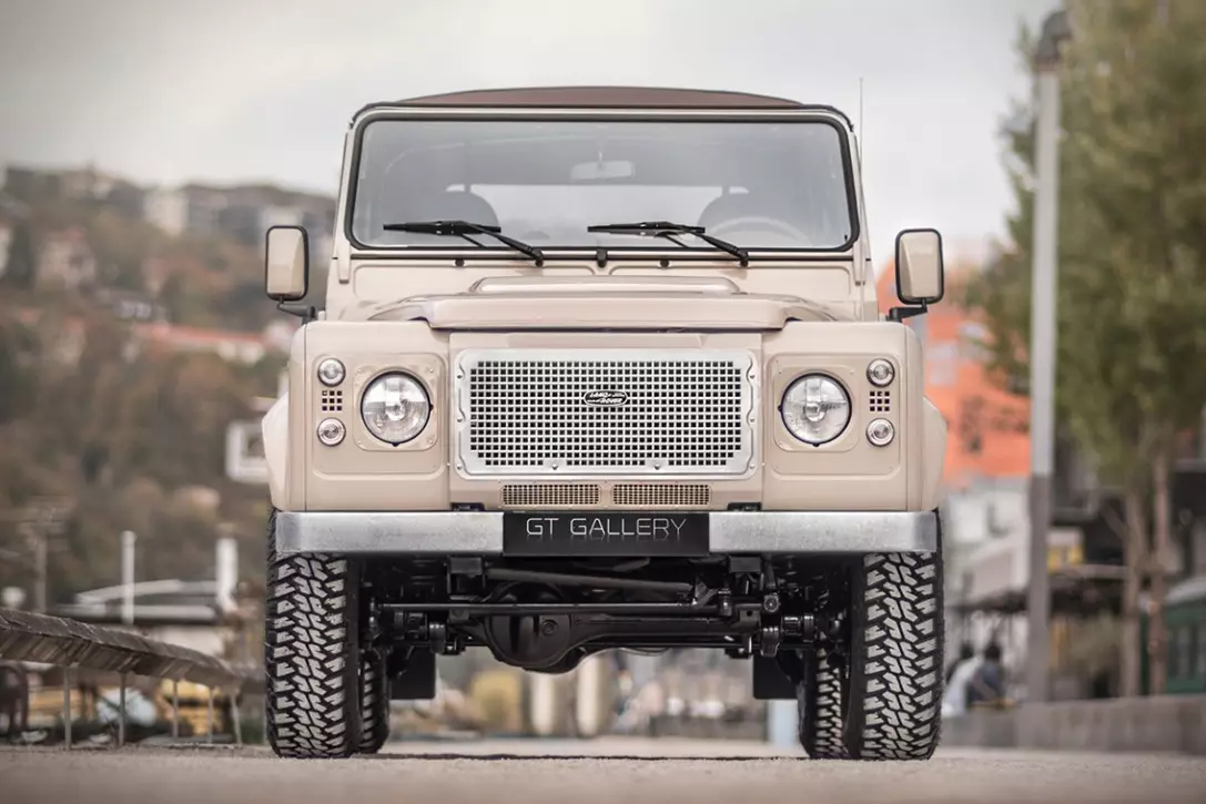 Blòk vann piblik: Land Rover Defender 90 'Unique' 9845_1