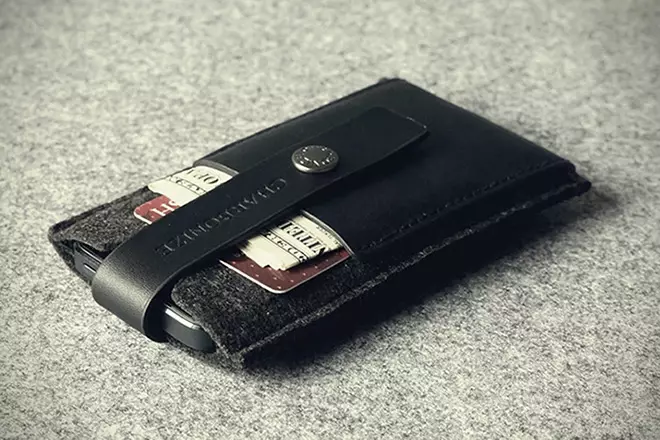 I-Charbonize iPhone Wallet