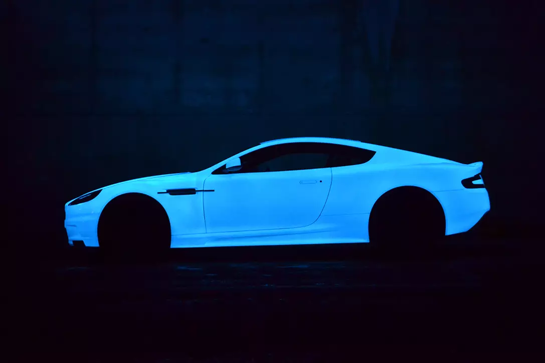 Aston Martin DBS V12 Glow de Nevana Designs 1