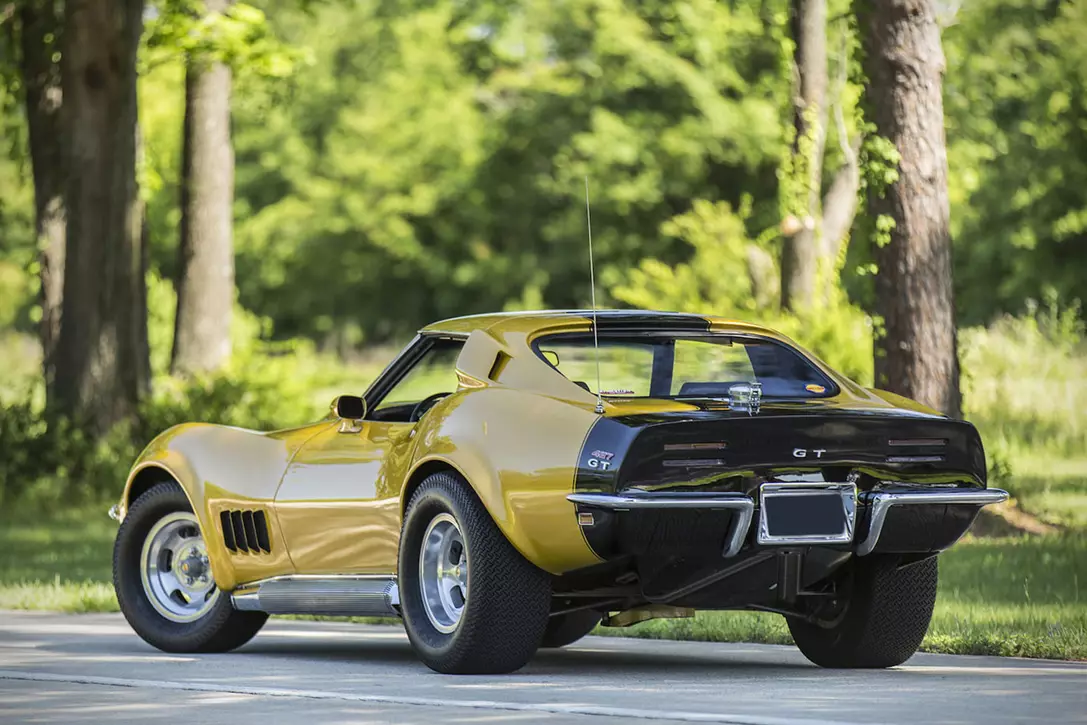 Aŭkciobloko: 1969 Baldwin Motion Phase III GT Corvette 9907_2